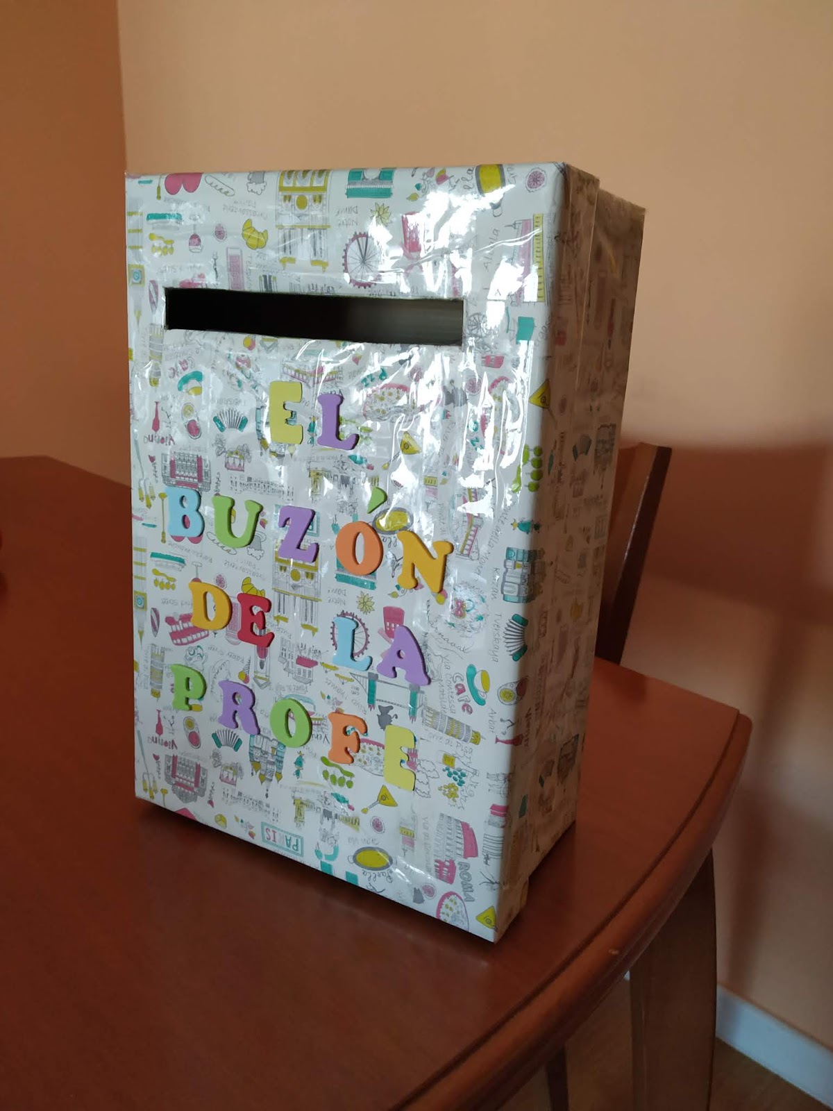 La imaginación en el aula.: UN BUZÓN EN EL AULA.