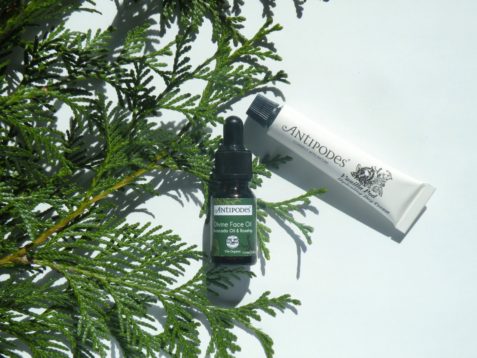 My Make Up Compulsion: Antipodes moisture boost minis.