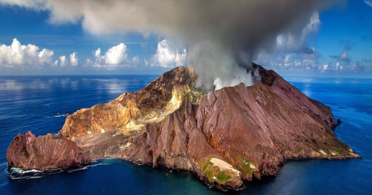 Belajar Geografi: Bentuklahan Vulkanik