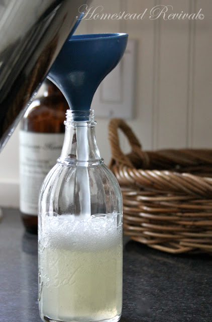 Homestead Revival: Homemade Liquid Handsoap