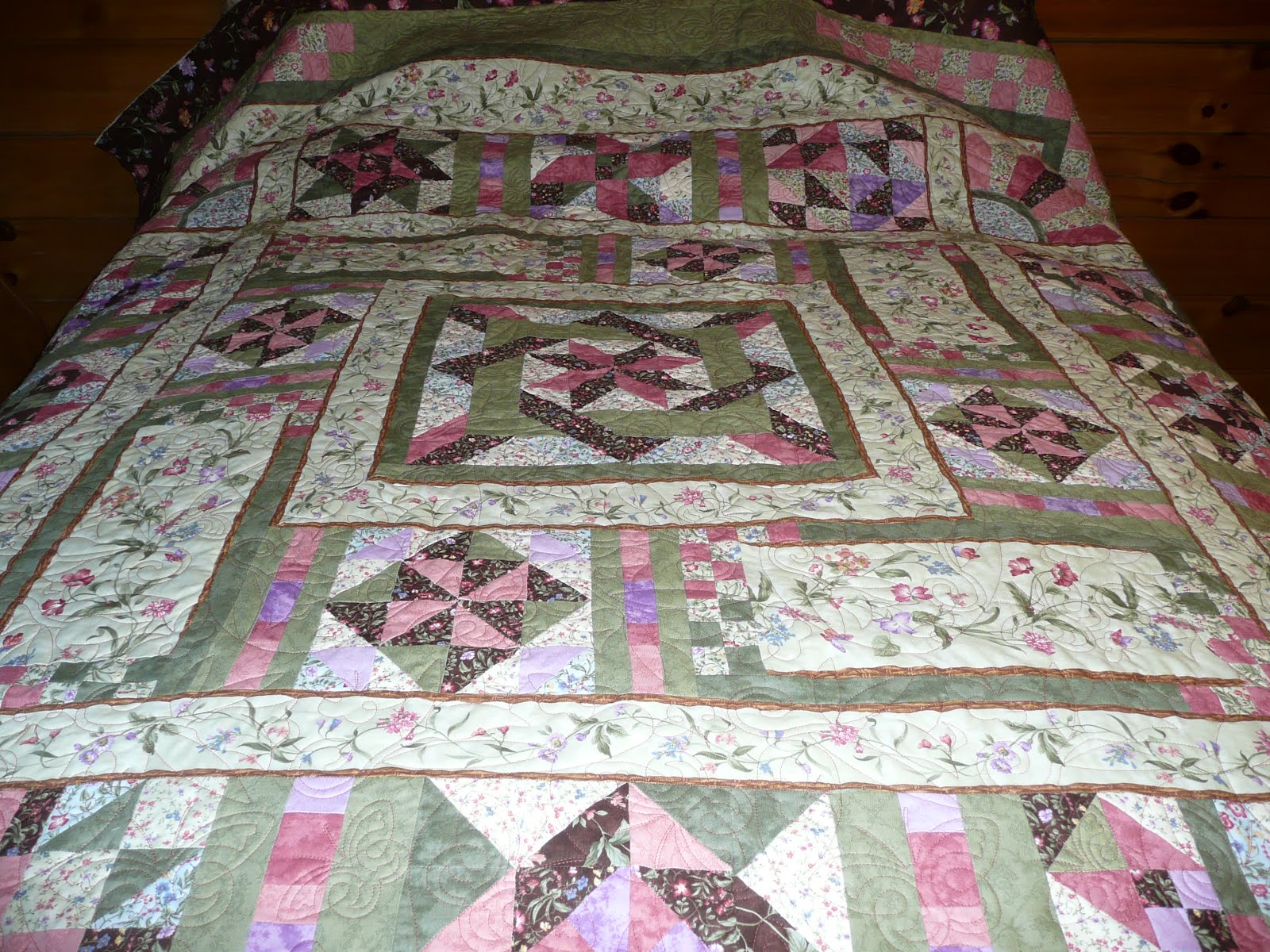 Acorn Ridge Quilting: Linda's Wild Flower Rhapsody Quilt