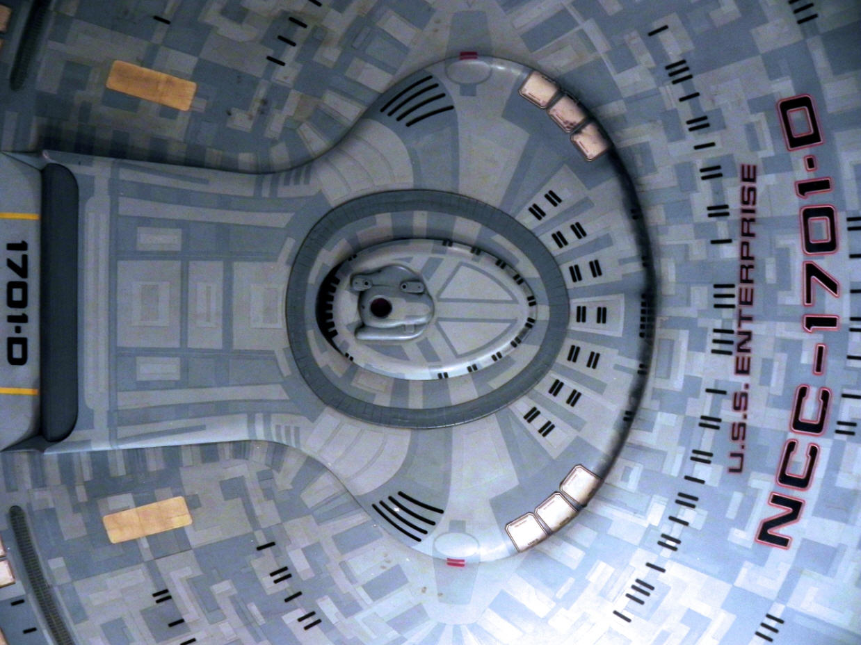 REVIEW: Eaglemoss STAR TREK III Spacedock Model • TrekCore.com