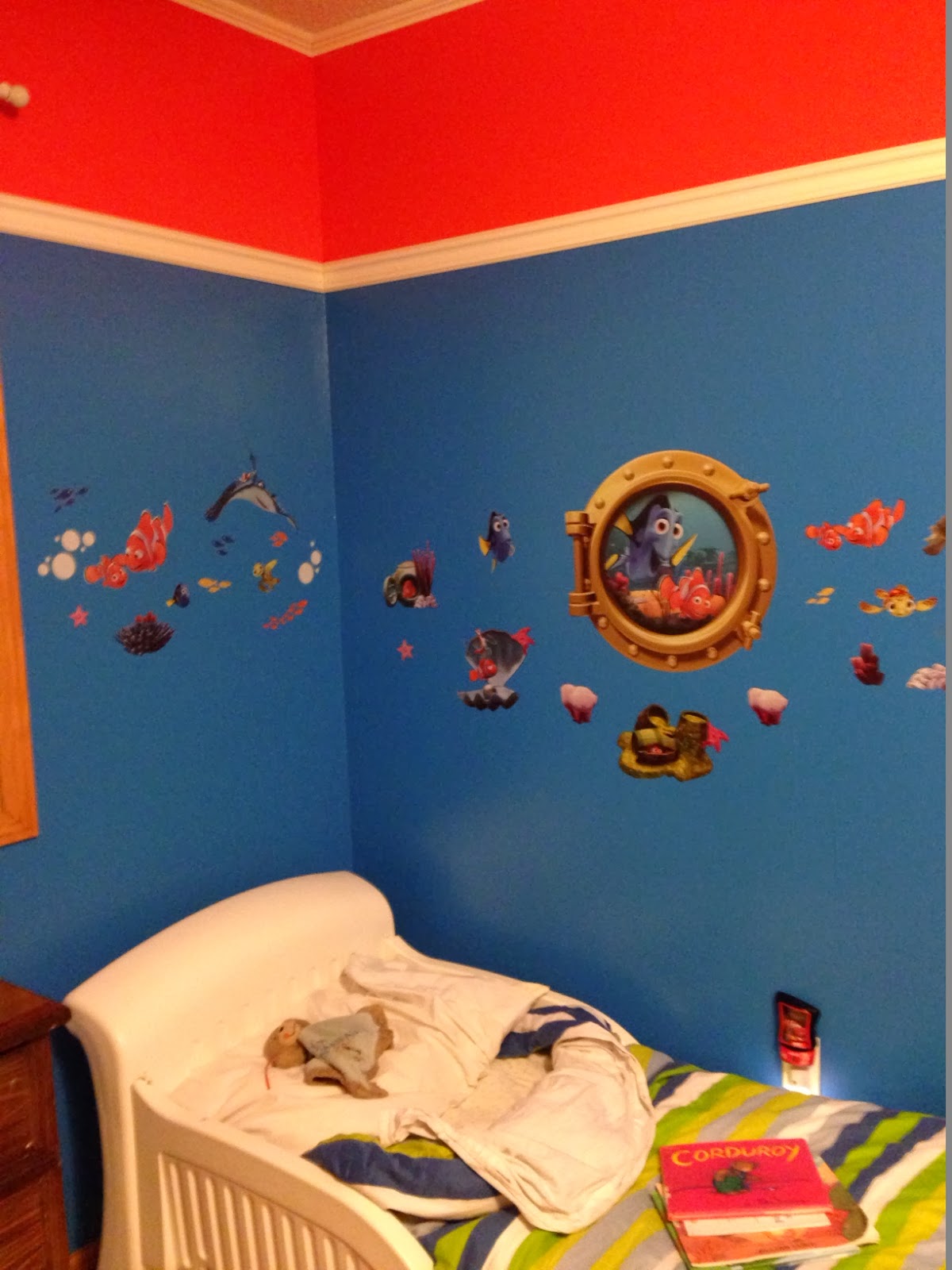 Son Up To Son Down : The boys 'Finding Nemo' themed room