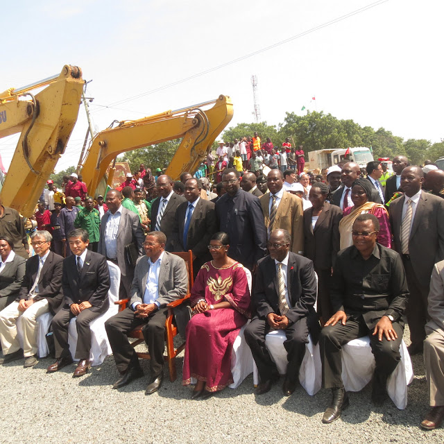 MERCY MWALUSAMBA: RAISI AZINDUA BARABARA YA IRINGA DODOMA NA KUWEKA ...