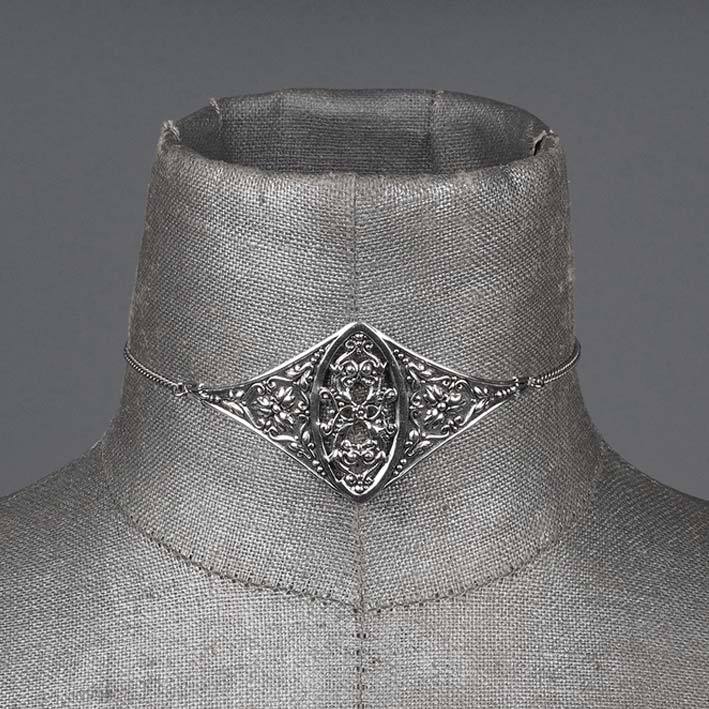 Madame Macabre: RegalRose: Joyería gótica con tintes barrocos.