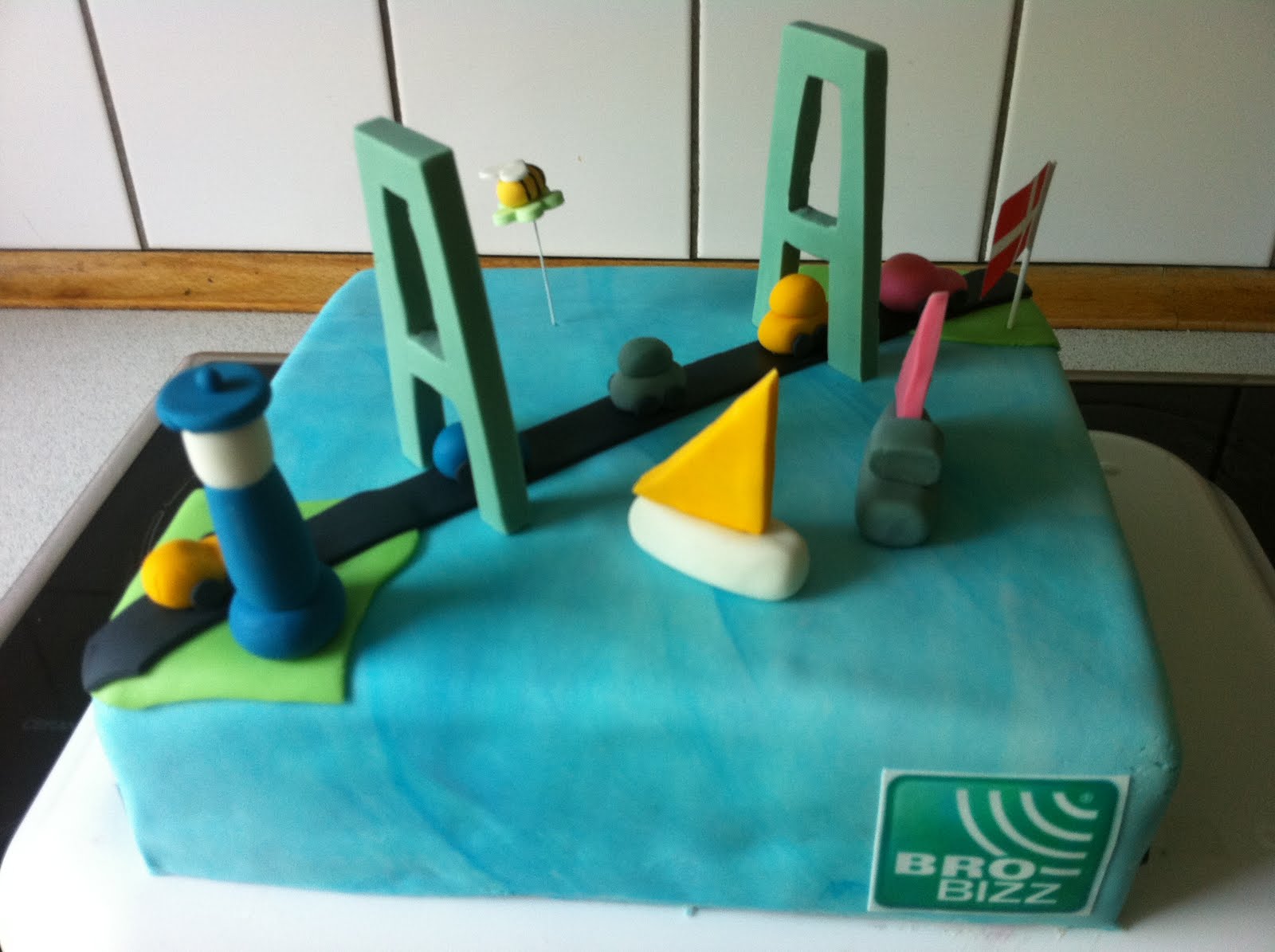 HOLLYS CAKES: Storebælt Bridge cake