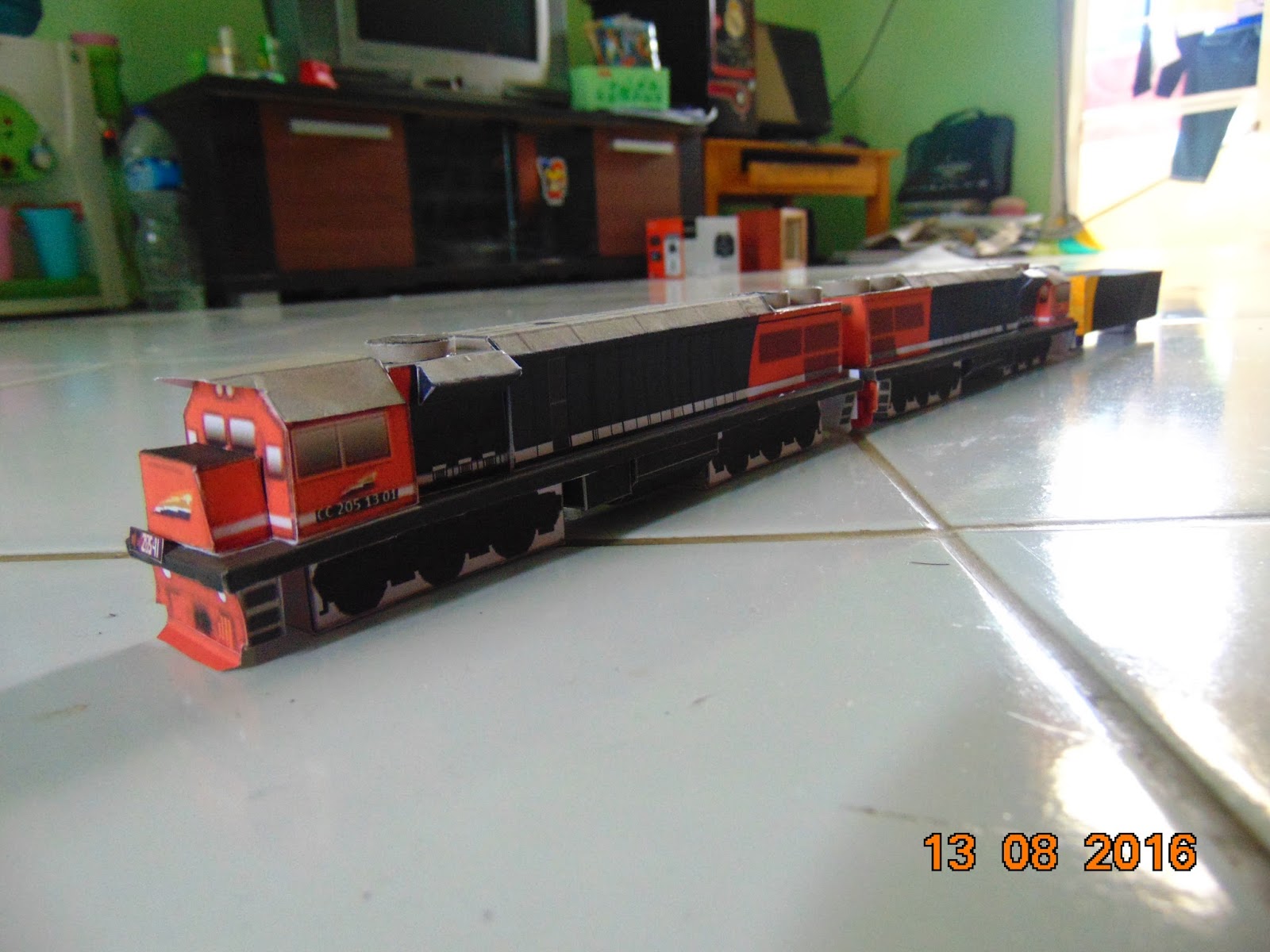 Beberapa Pola Papercraft Lokomotif dan Hasilnya