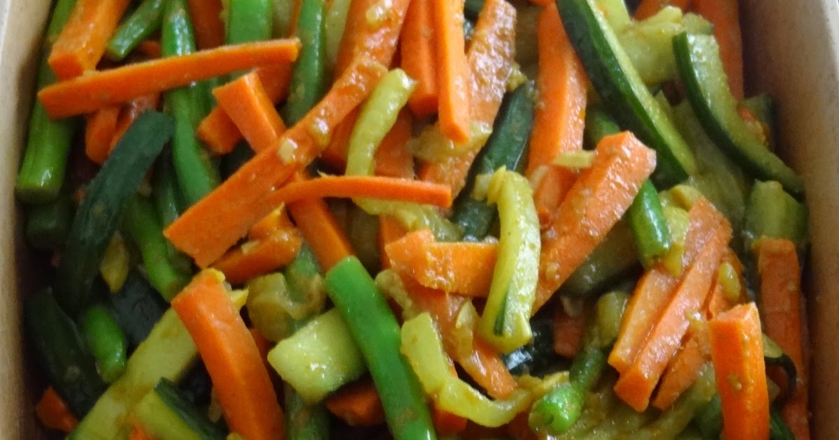Acar Timun Kuning /javanese cucumber and carrot in curry spices