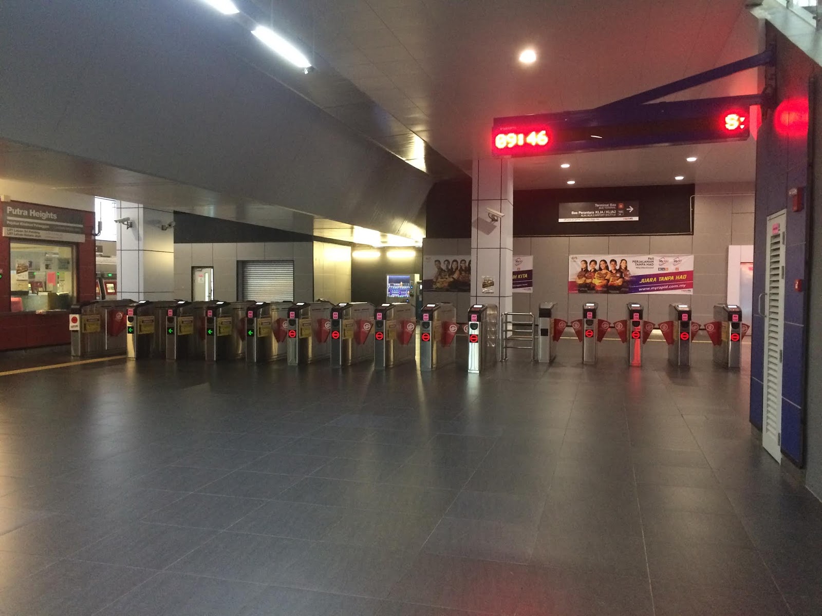 Kuala Lumpur Walk Pics : Putra Heights LRT Station