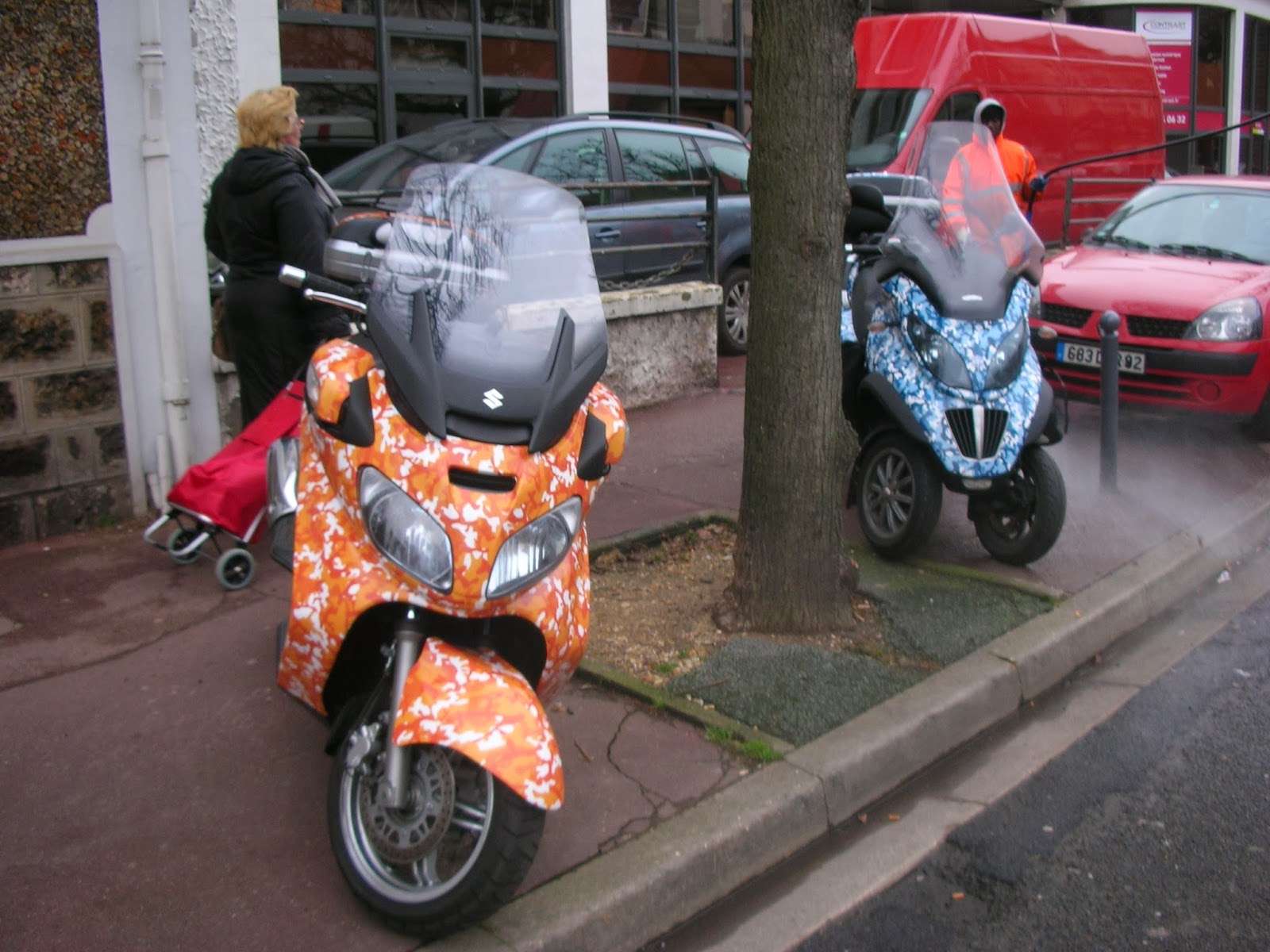 Techniques & Conseils des Adhésifs: TOTAL COVERING SUR SCOOTER BY KULTUR AD