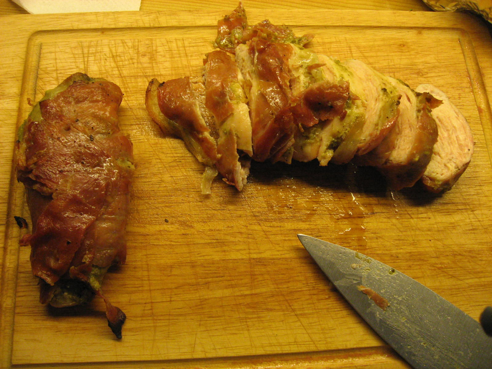 Grillblogg: Kyllingbryst med pesto surret i prusciotto skinke