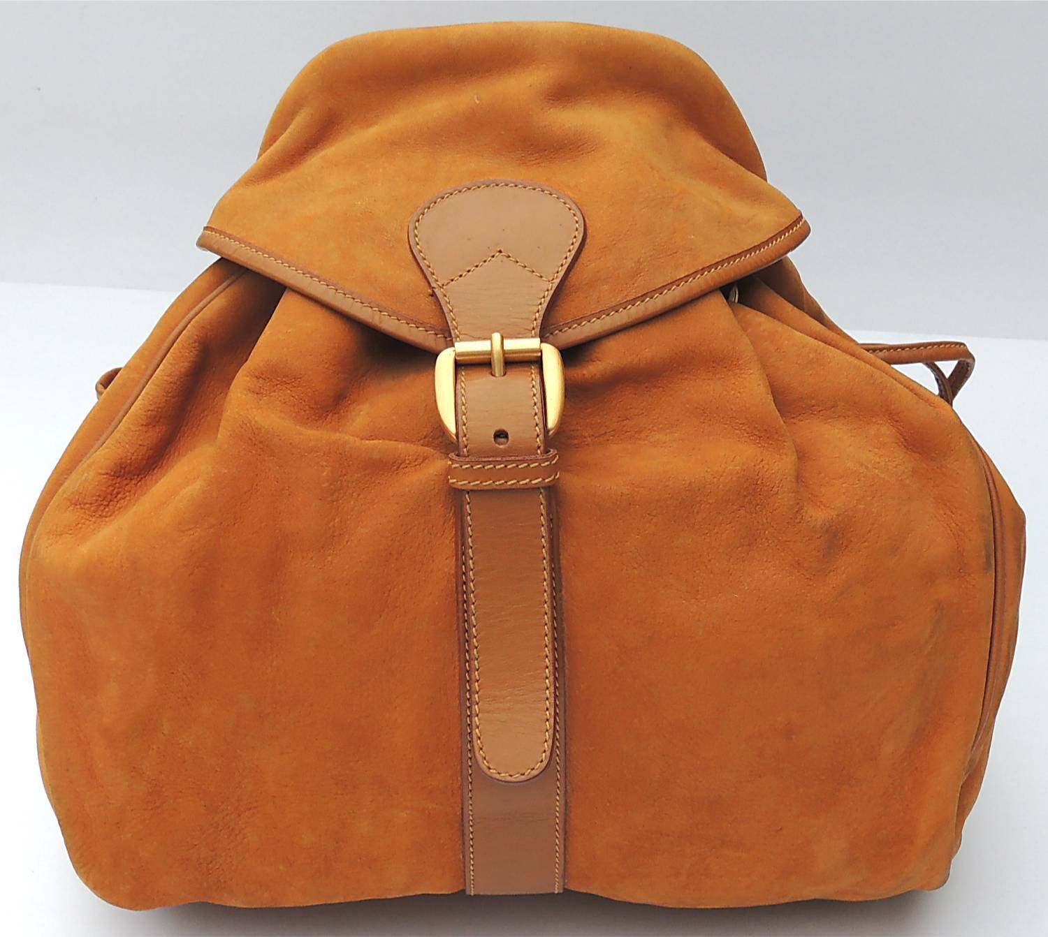 Janji Laku: Vintage GUCCI Duo Tone Leather Backpack
