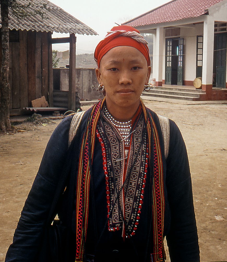 The Rolling Road : Hill tribes