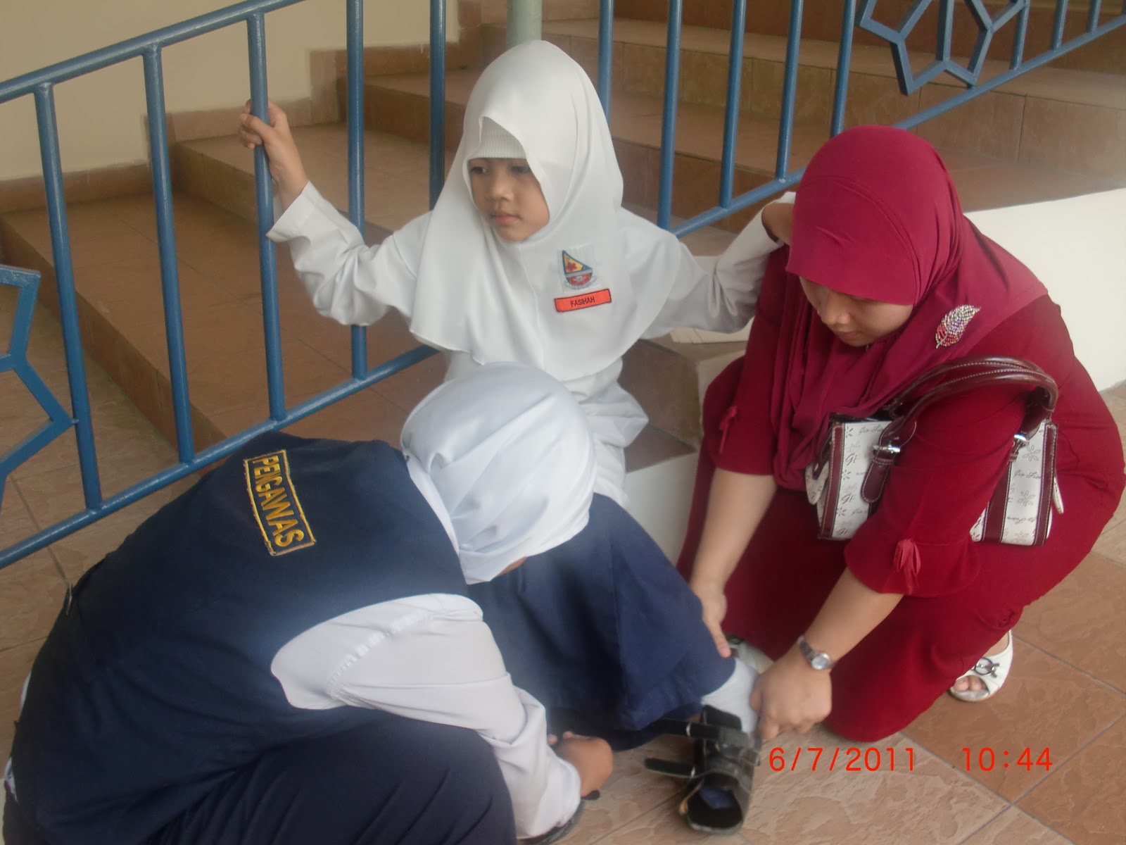 PENGURUSAN DIRI...PENDIDIKAN KHAS: CARA MEMAKAI KASUT