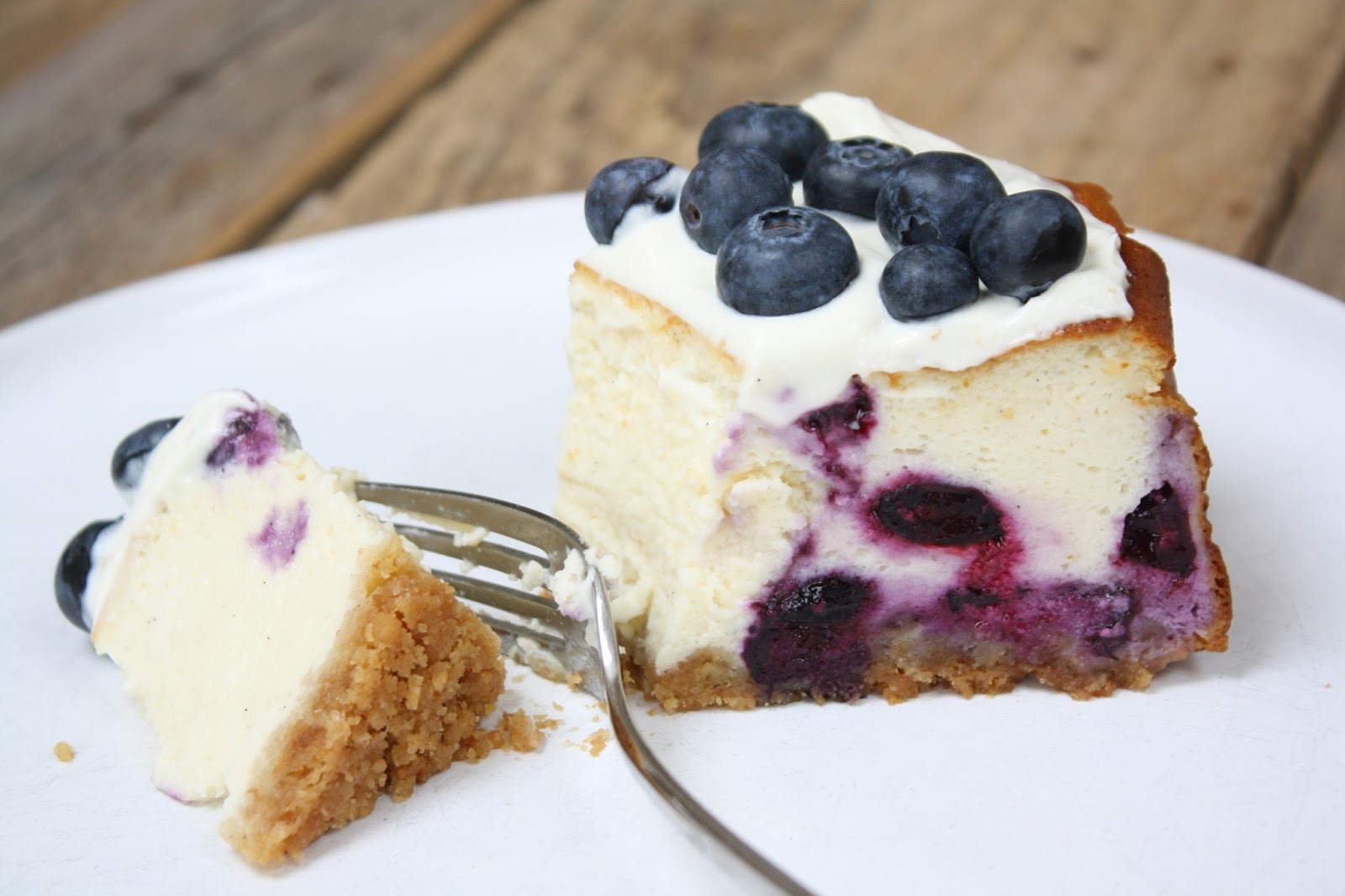 checky's kitchen: Baked Blueberry and Vanilla Cheesecake