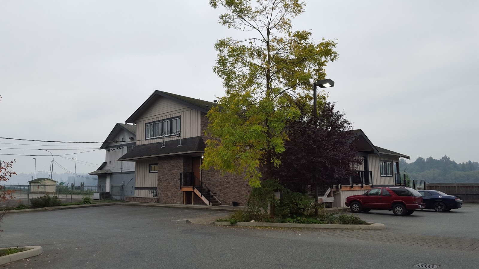 Jeeps Pubs Taverns and Bars: Kingfishers Waterfront Bar and Grill ...