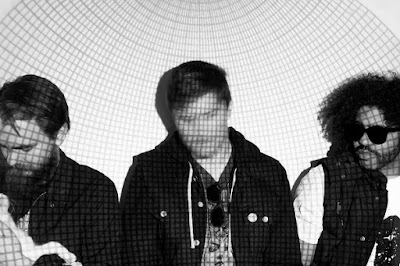 Dozens of Donuts: clipping. - Splendor & Misery Review