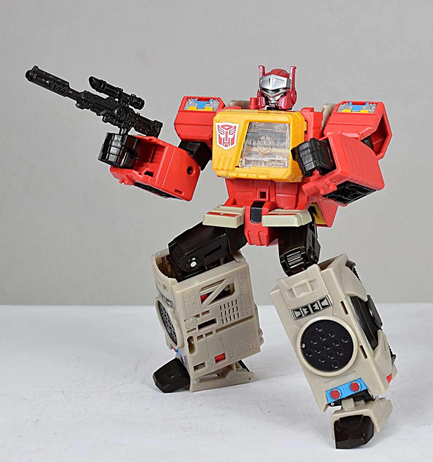 THE LORD OF THE ROBOTS: Twincast & Autobot Blaster - Hasbro Titans ...