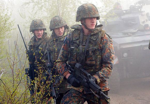 Tentara Jerman Meragukan Senapan Serbunya - Indo Artileri