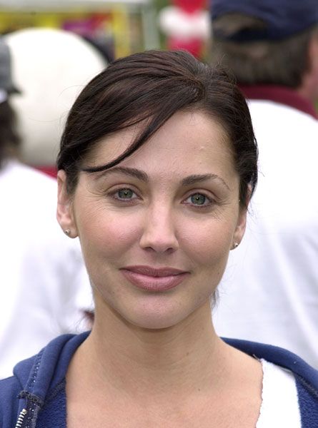 Bobbie Phillips | Celebrities Photos Hub