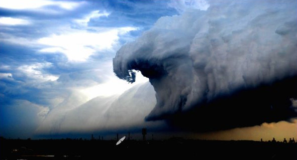Dangerous Power of Nature : Fascinating Supercell Storm
