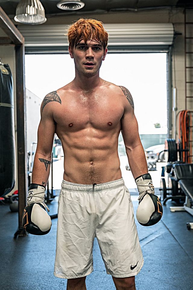 Favorite Hunks & Other Things: KJ Got Back