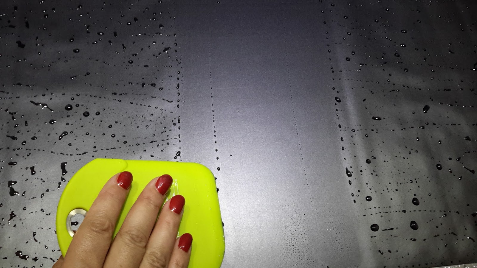 Teresa Olim ATELIER: Tornar um vidro opaco com plástico autocolante