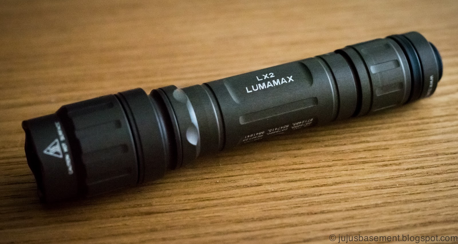 Surefire LX2 LumaMax LED flashlight