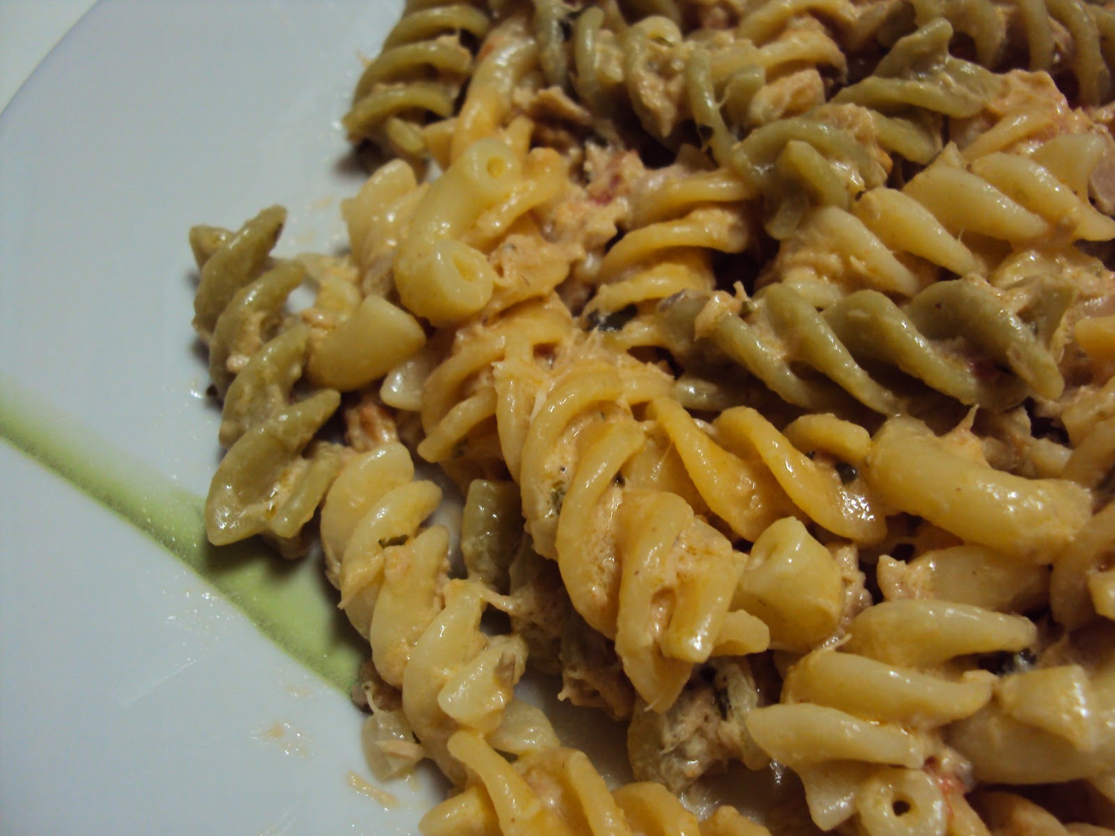 Onda Culinária: Massa Espiral Tricolor com Atum e Natas