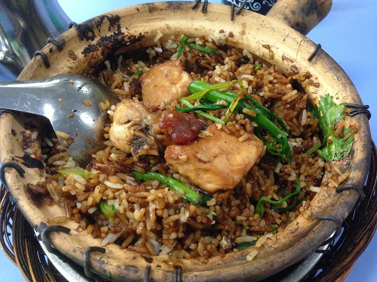 FoodieFC: Lian He Ben Ji Claypot Rice 联合本记砂煲饭 (Chinatown)