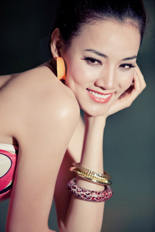 Asian girl with beautiful dimple