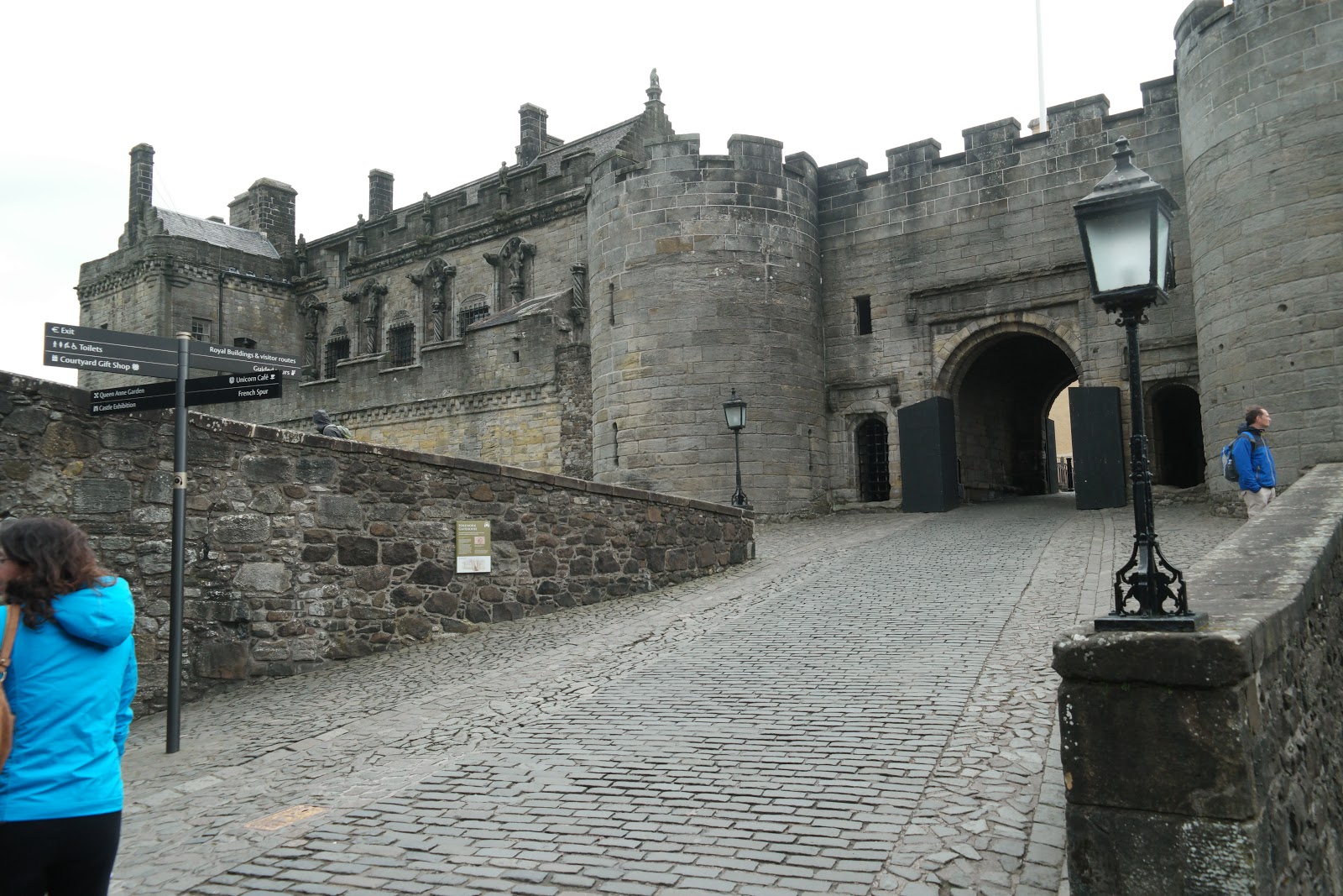 19GB-07 Edinburgh, Melrose Abbey, Jedburgh, Holy Island, York, Cliveden ...