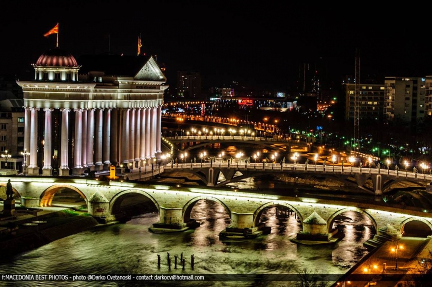 10 wunderschöne Nachtfotos von Skopje