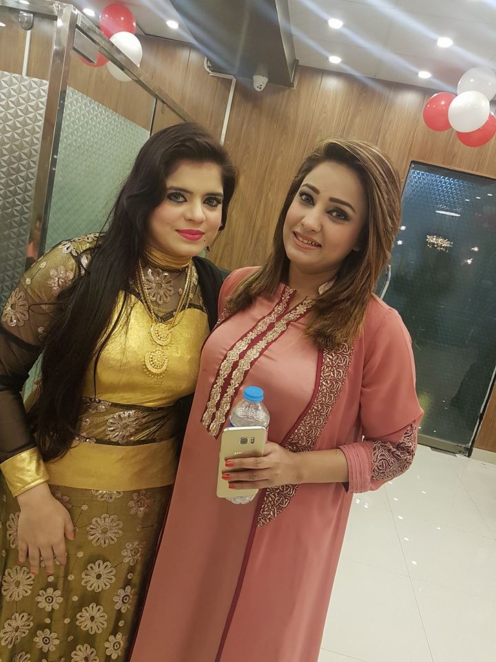 Shanza Khan Hot & Beautiful Pictures With Other Stage Actress Sobia ...
