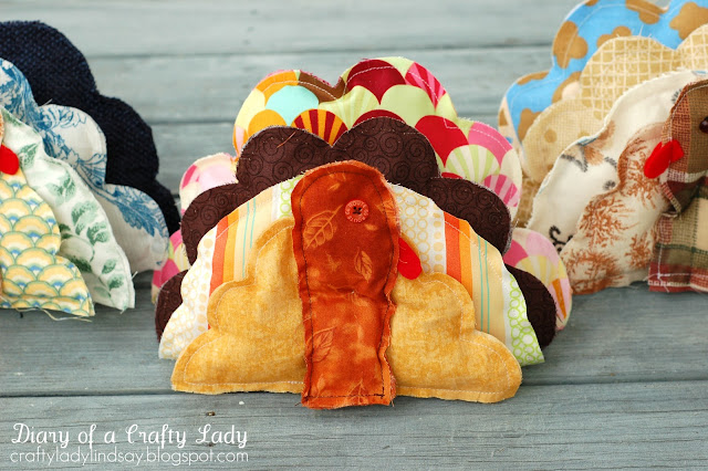 Diary of a Crafty Lady: Scrappy Fabric Turkey {Tutorial}