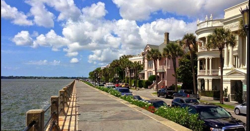 Travel Charleston: City with beauty and history at South Carolina in ...