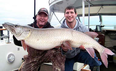 International Fishing News: USA: record 60 inches muski per 60 pound!