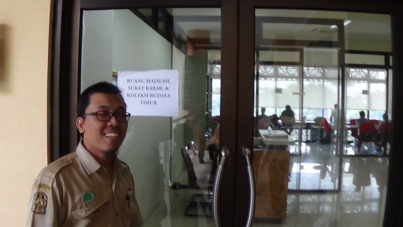 PERPUSTAKAAN CAKRAWALA: FOTO KUNJUNGAN KE GRAHATAMA PUSTAKA