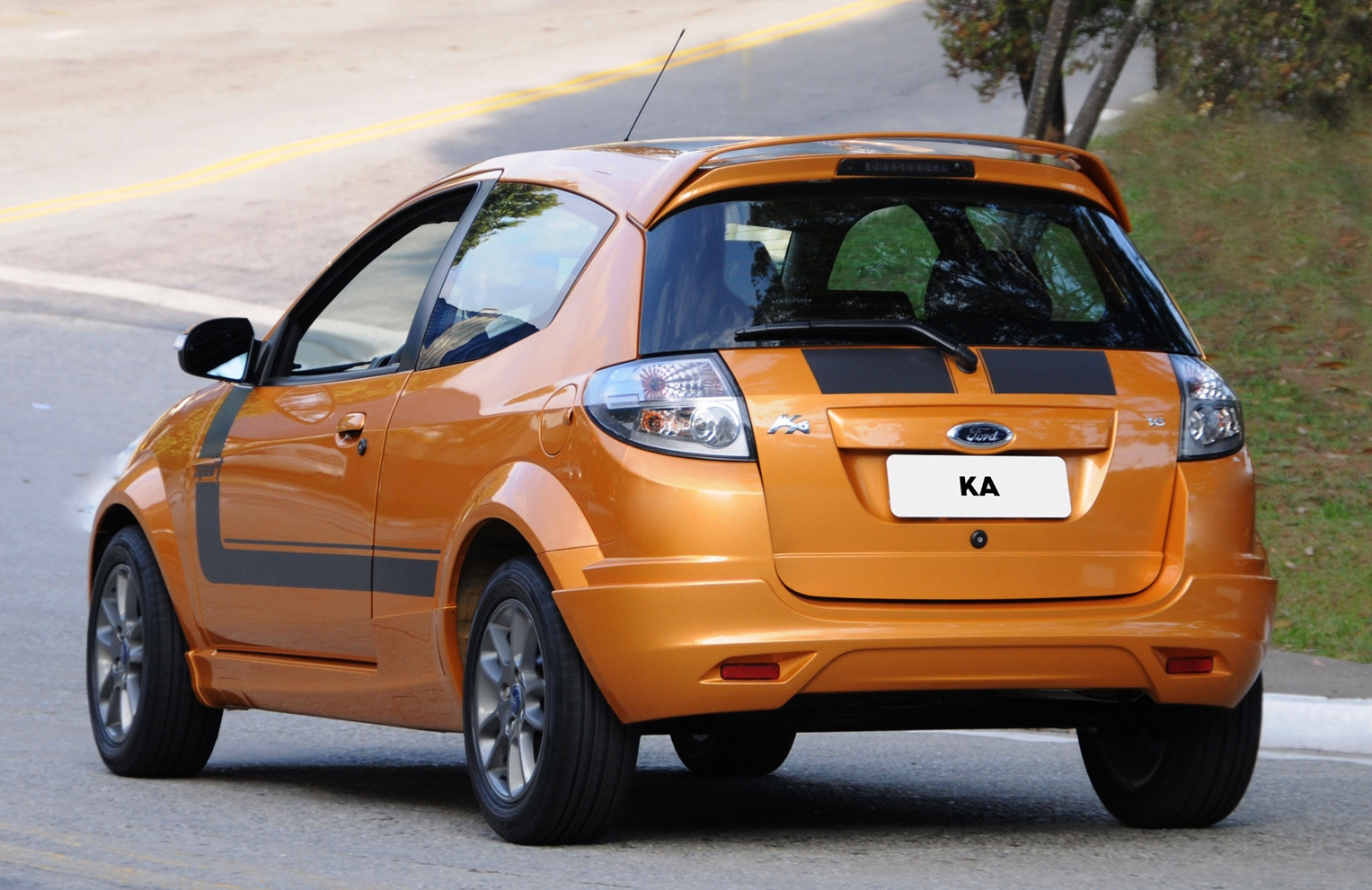 Ford Ka chega a 1 milhão de unidades produzidas aos 20 anos