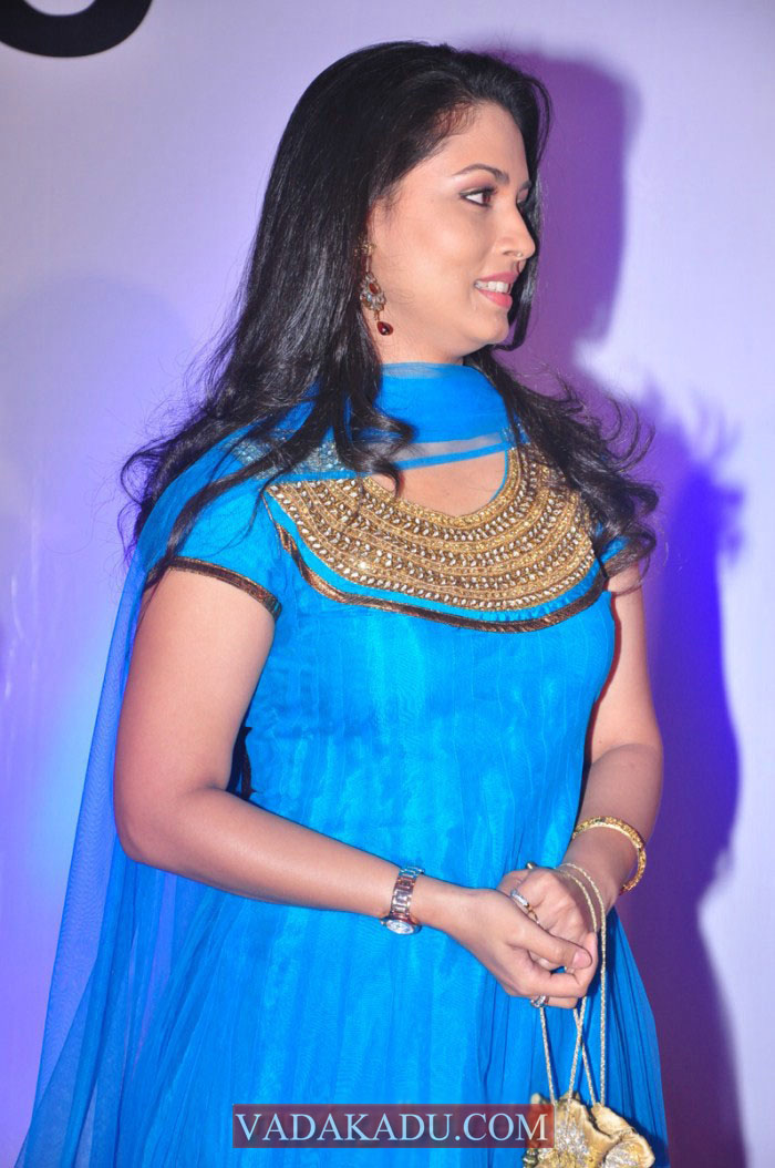 Tamil Actress Pooja Latest Photos ~ Tamilogallery