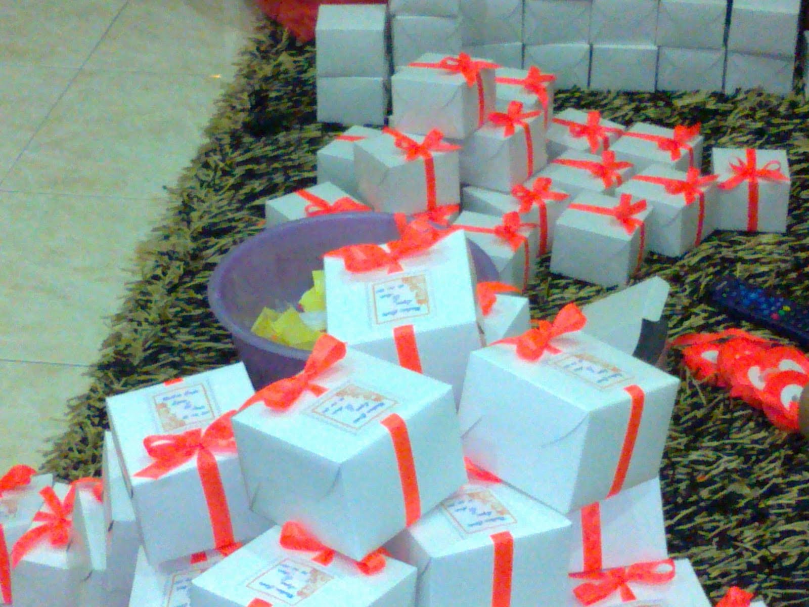 ~ Lyssa Eshoppe ~ Cenderahati / doorgift / kotak cenderahati