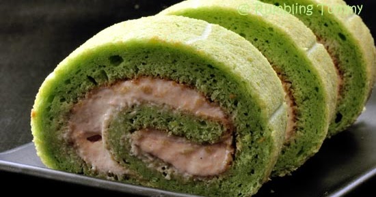 Rumbling Tummy: Pandan Swiss Roll