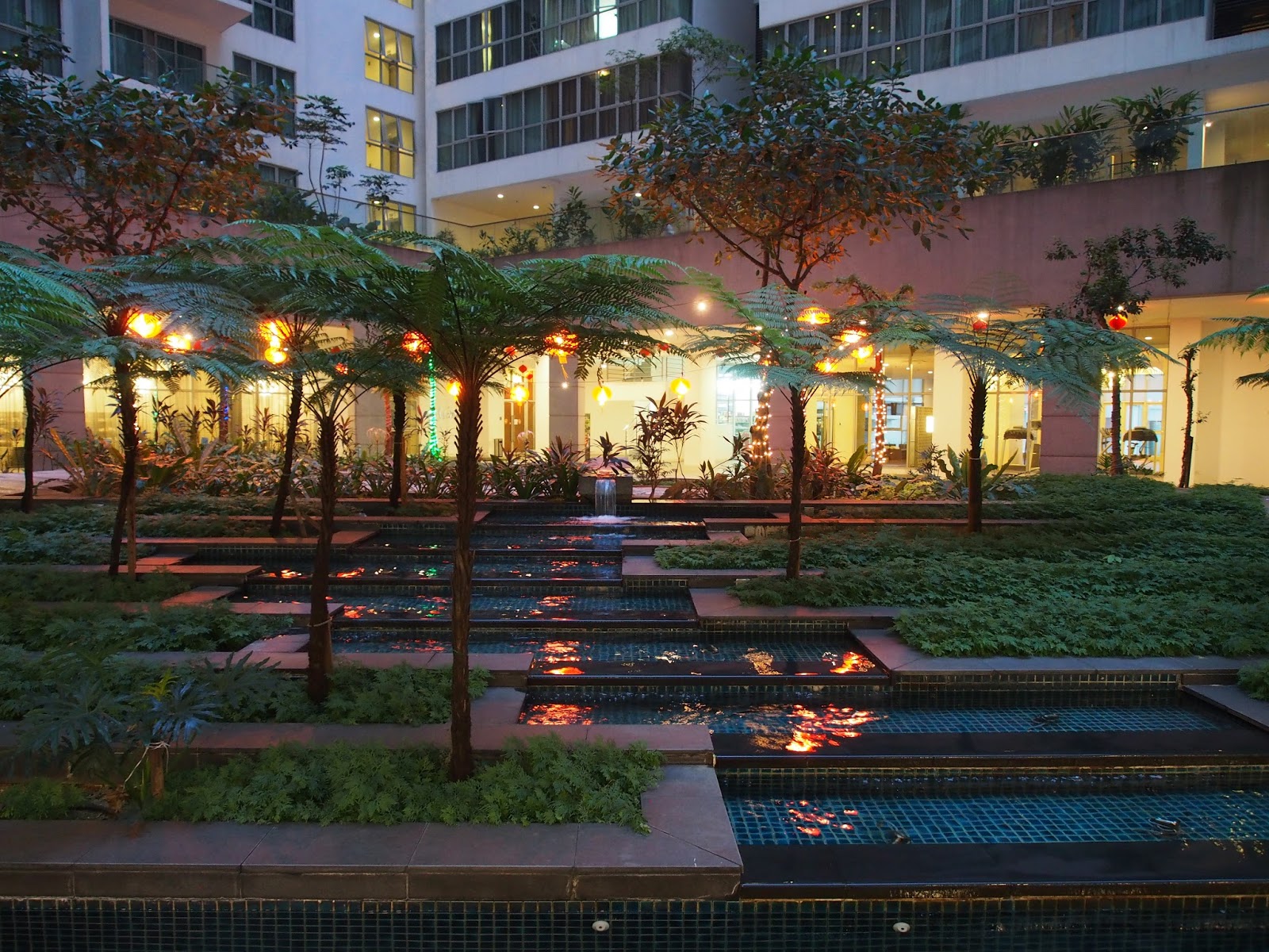 JE TunNel: Hemisphere Restaurant & Bar @ Regalia Serviced Apartment ...