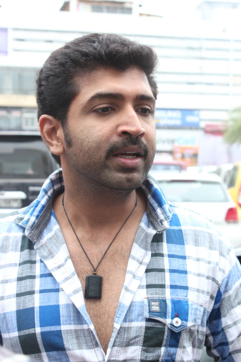 TamiL MoviE RoaminG: Actor Arun Vijay Latest Stills Photos