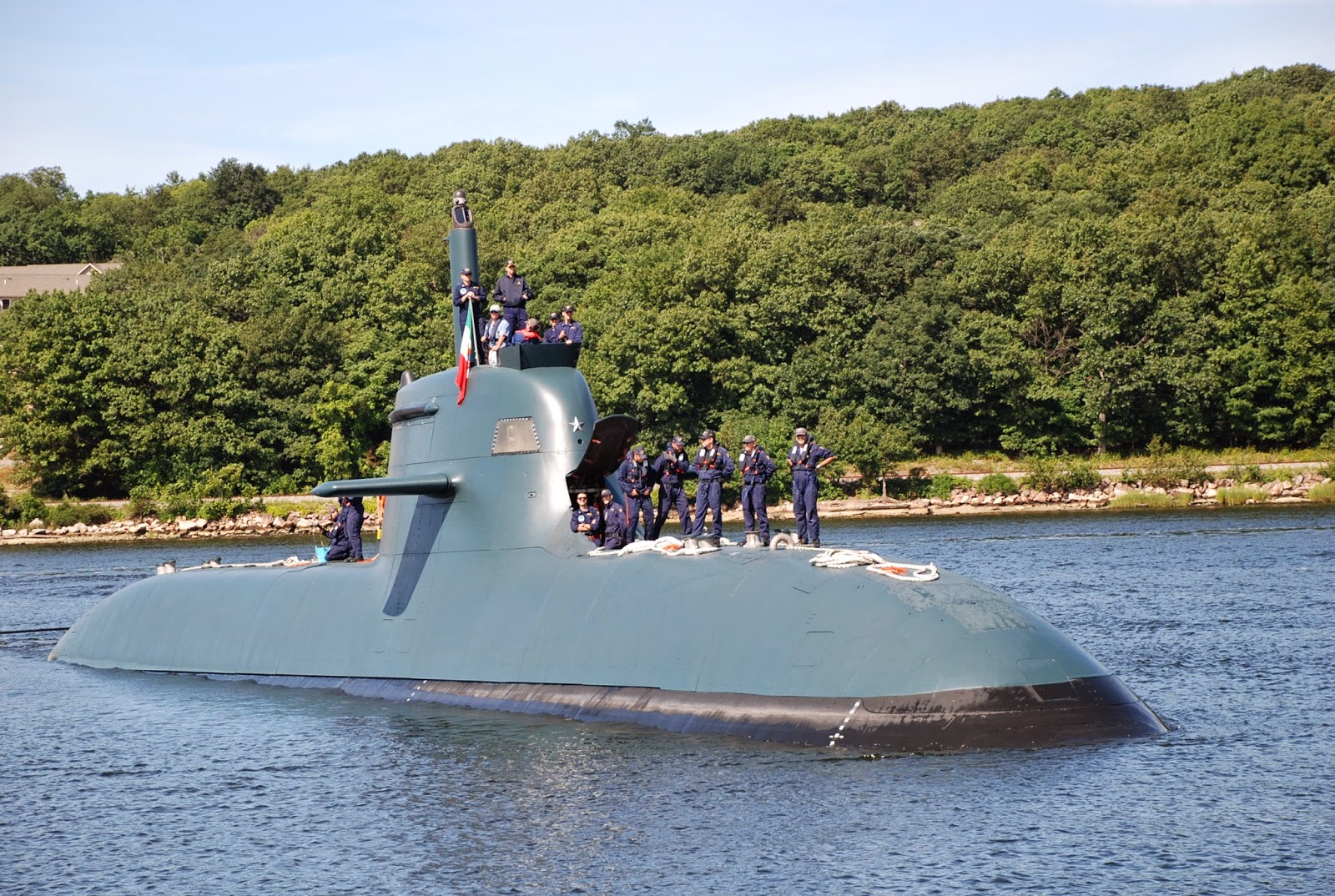 Iran "ARMY" navy's mini submarine , Ghadir suitable for Persian gulf ...