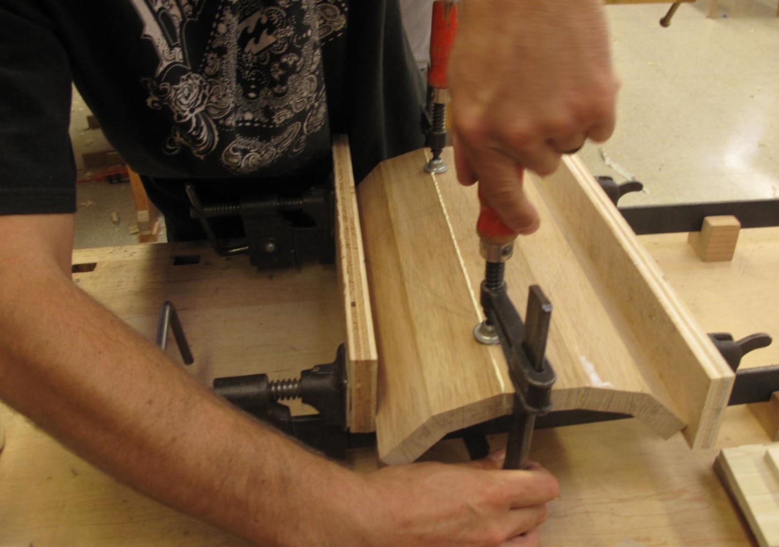 Redwood Journal: Coopering -- Or how flat surfaces become round