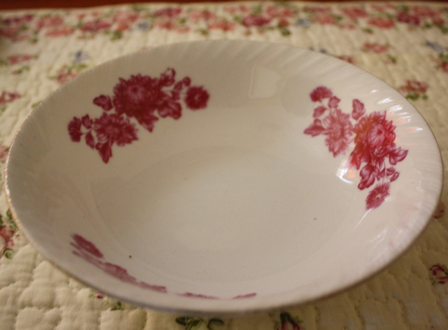 Lemari Cantique: set piring & mangkuk kuih kekwa pink