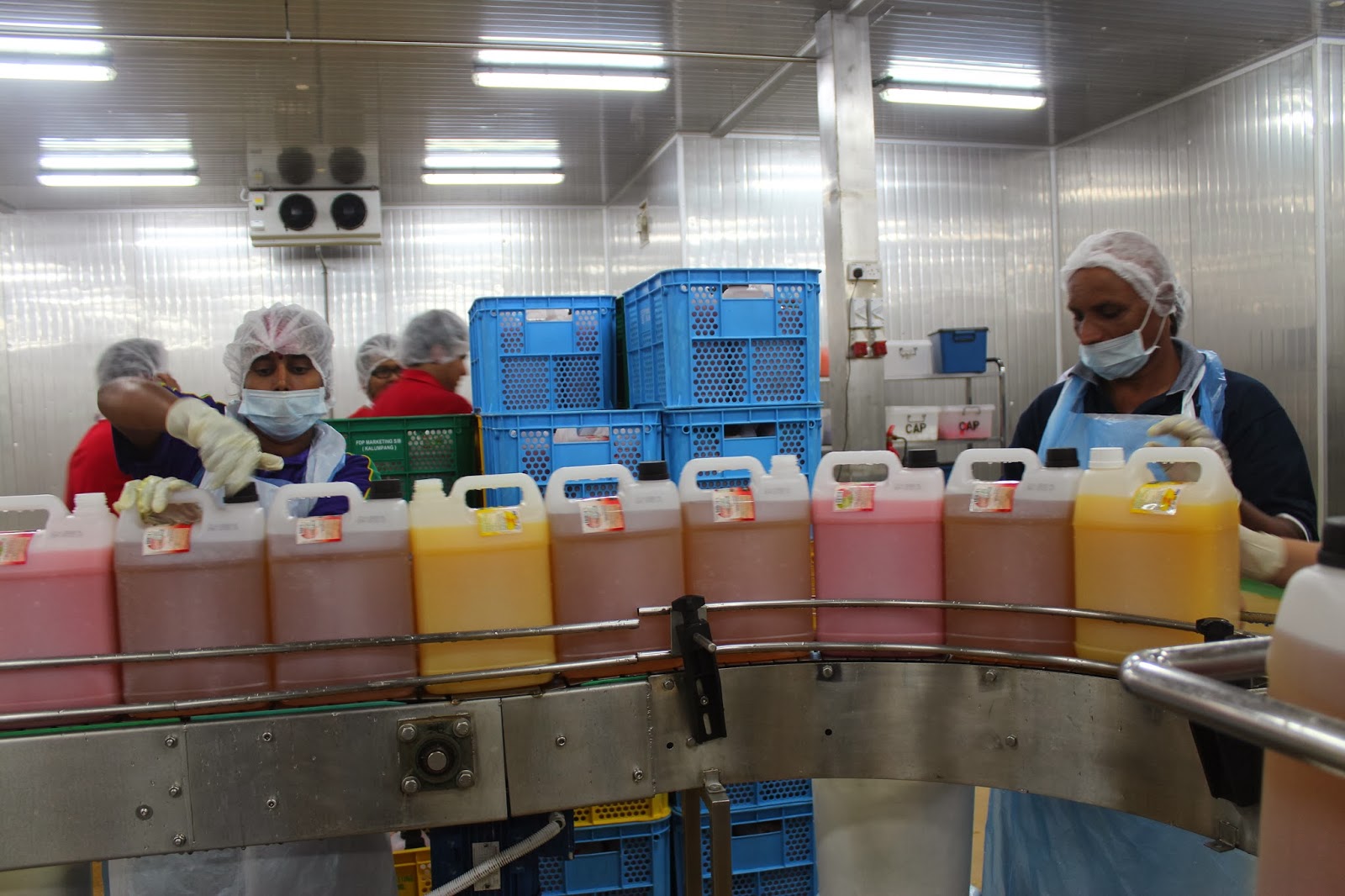 IQWAL The Singing Traveler: IQWAL & CHACHA MA'EMBONG @ KILANG TROPICAL ...