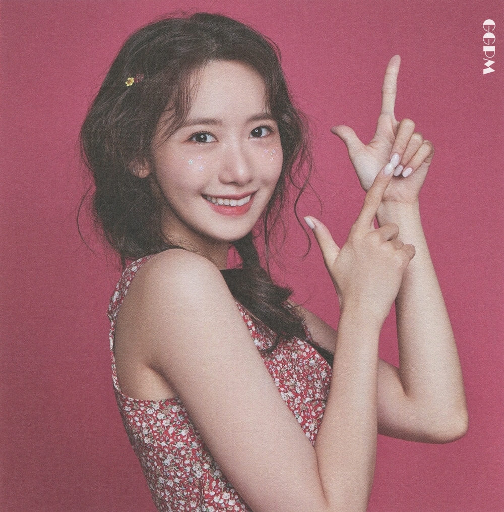 YOONA. Girls' Generation-Oh!GG SEASON'S GREETINGS 2020 - Diary (Preview ...