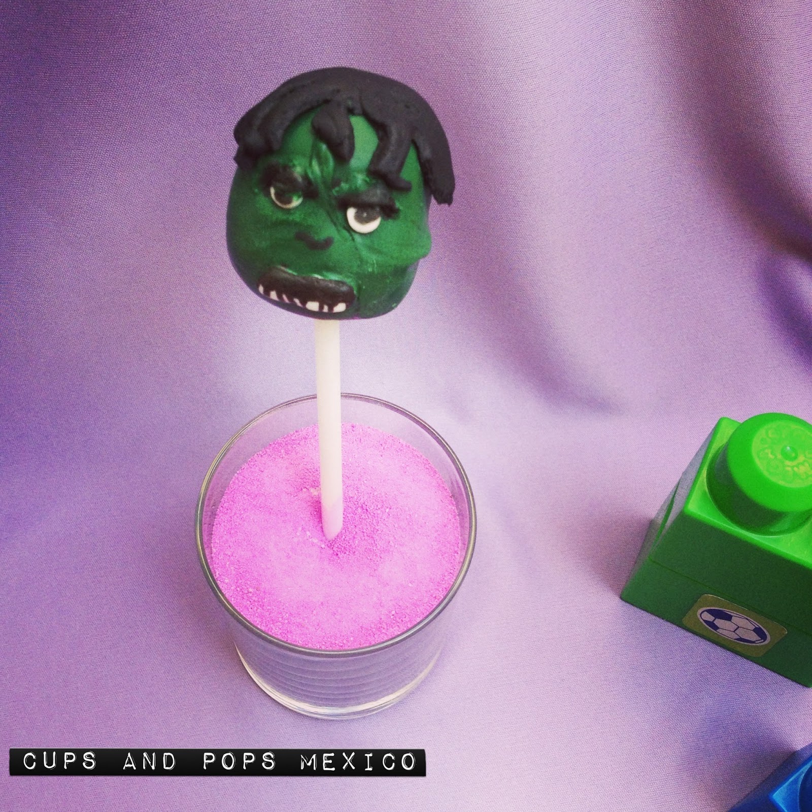 Cups and Pops Mexico: Cake Pops Hulk